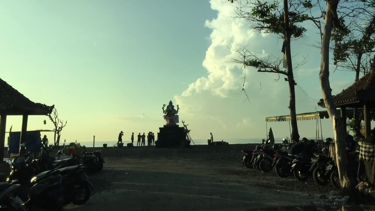 Sunrise Purnama Beach Bali #phidioneeram - YouTube