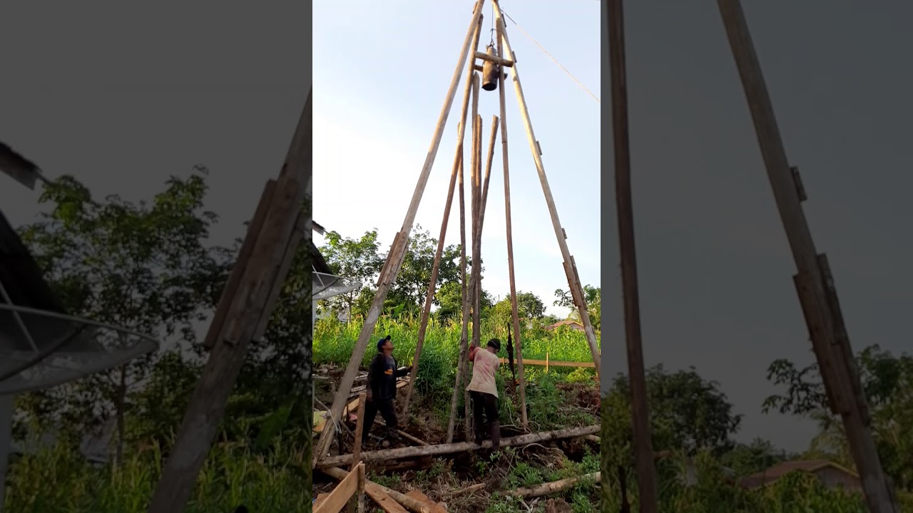 Pondasi cerucuk kayu keladan 8 meter di tanah gambut Sintang, Kalbar ...