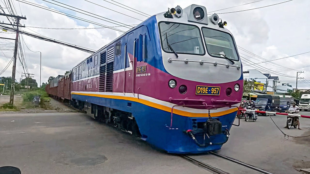 Tiếp Tục Đợt Thử Tải Thứ 2 Của Đầu Máy Huyền Thoại. D19E-957 Kéo Tàu ...