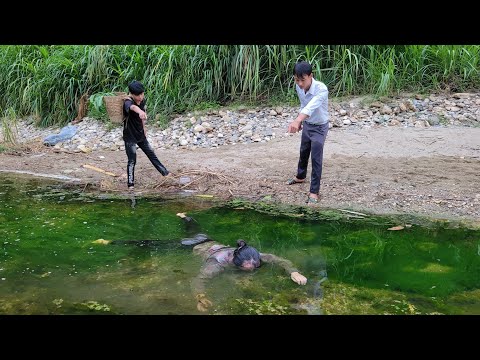 Single woman kidnapped by thugs luckily rescued by CEO.