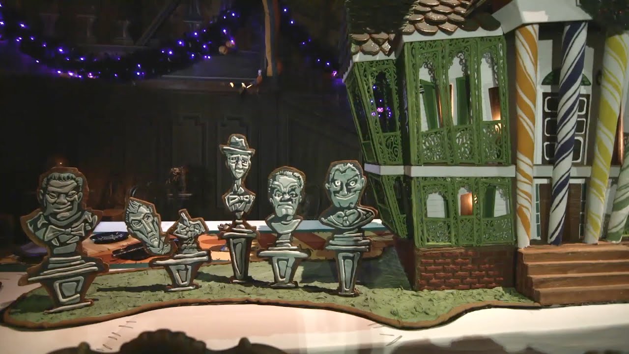 Haunted Mansion Holiday Gingerbread House (2019) - YouTube