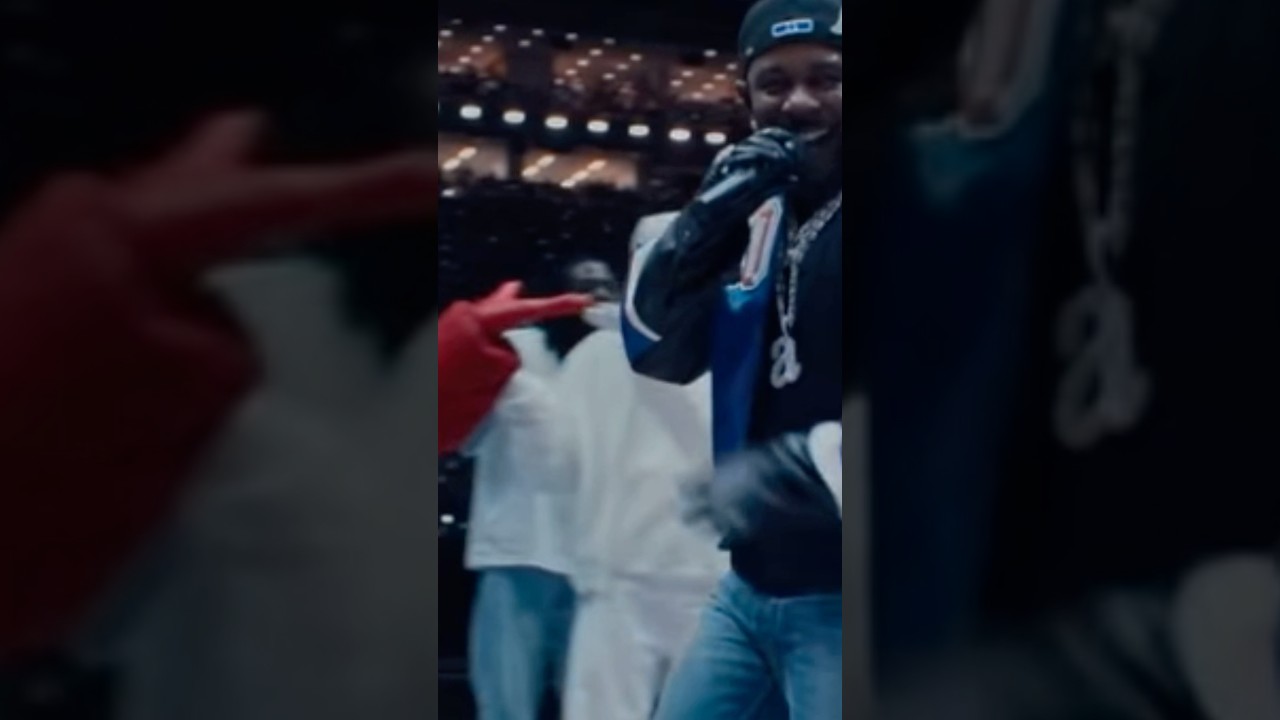 That smile was devious 💀😭😭#funny #comedy #superbowl #drake # ...