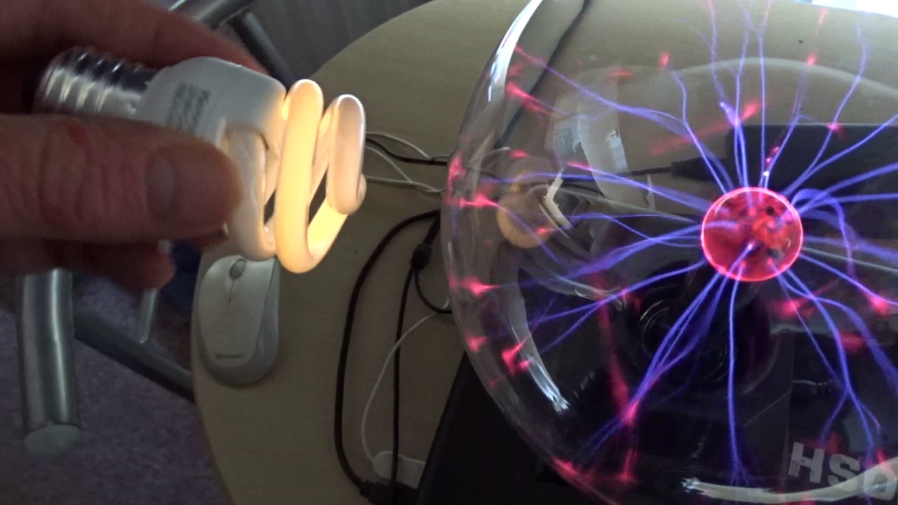 Tesla coil. real magic!! wire less electricity - YouTube