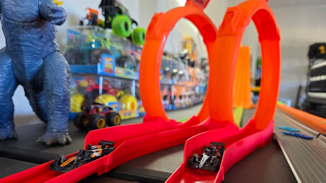 FORMULA 1 ‘LOOP TRACK’ DIECAST RACE EVENT! CAN THEY HANDLE THE SPEED ...