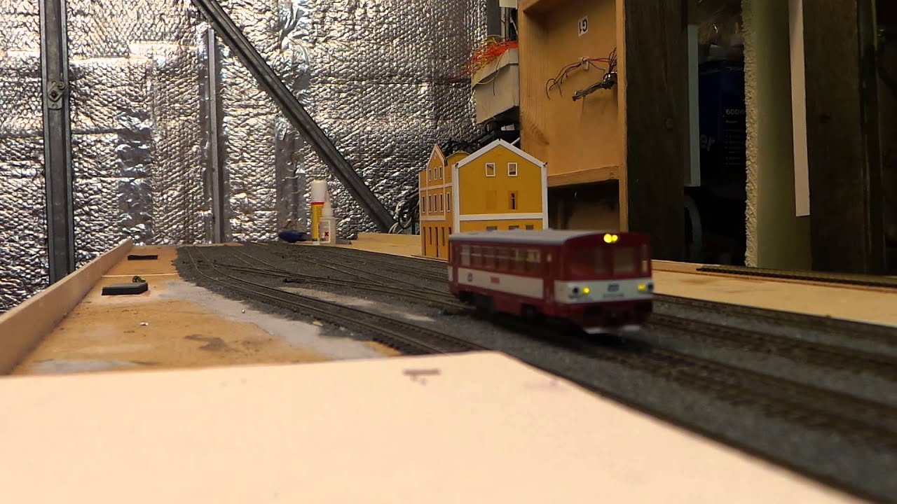 Czech class 810 railcar fitted with sound - YouTube