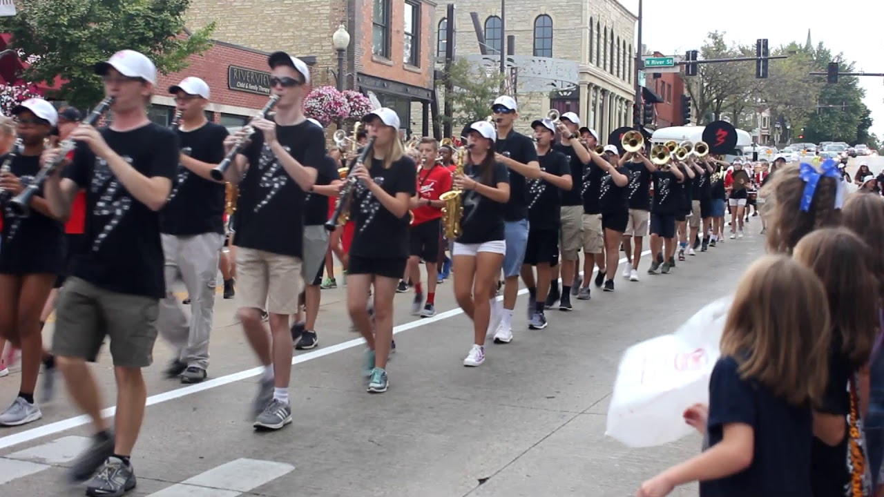 BHS Marching Bulldogs Homecoming Parade 2018 - YouTube