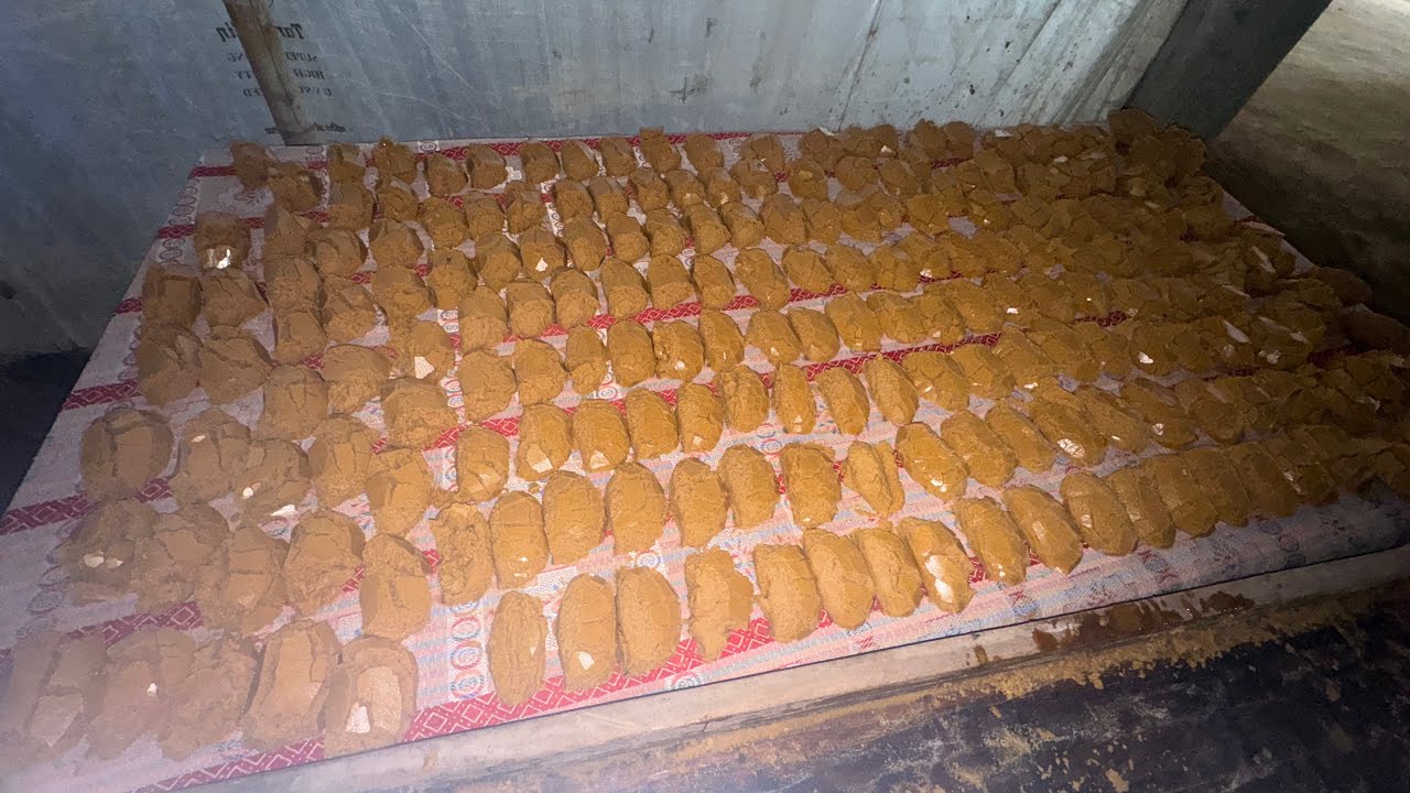 Organic Gud recipe in chamyari Pind ajnala Amritsar - YouTube