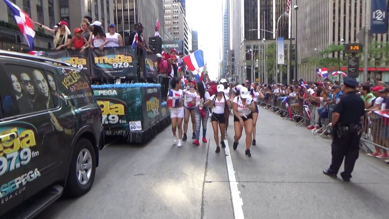 DOMINICAN DAY PARADE 2017 NEW YORK - BEAUTIFUL GROUP OF DOMINICAN GIRLS ...