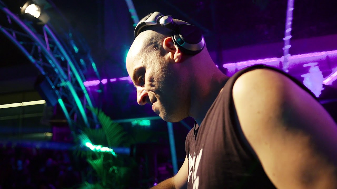 David Vunk 8 bahn Festival Arnhem kingsday - YouTube