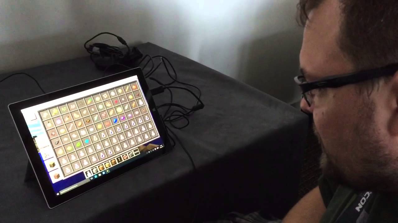 First look at Minecraft for Windows 10 #minecon2015 - YouTube