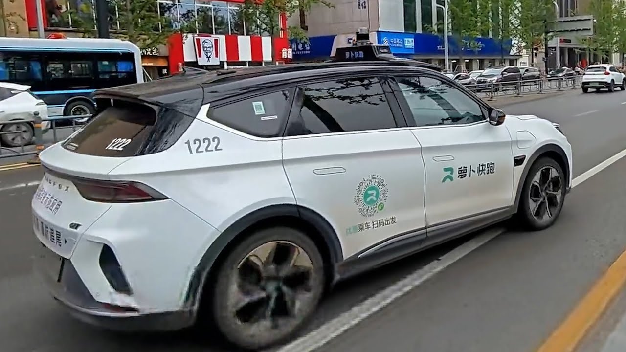 Experience China's Autonomous Taxi Service, Apollo Go/RoboTaxi - YouTube