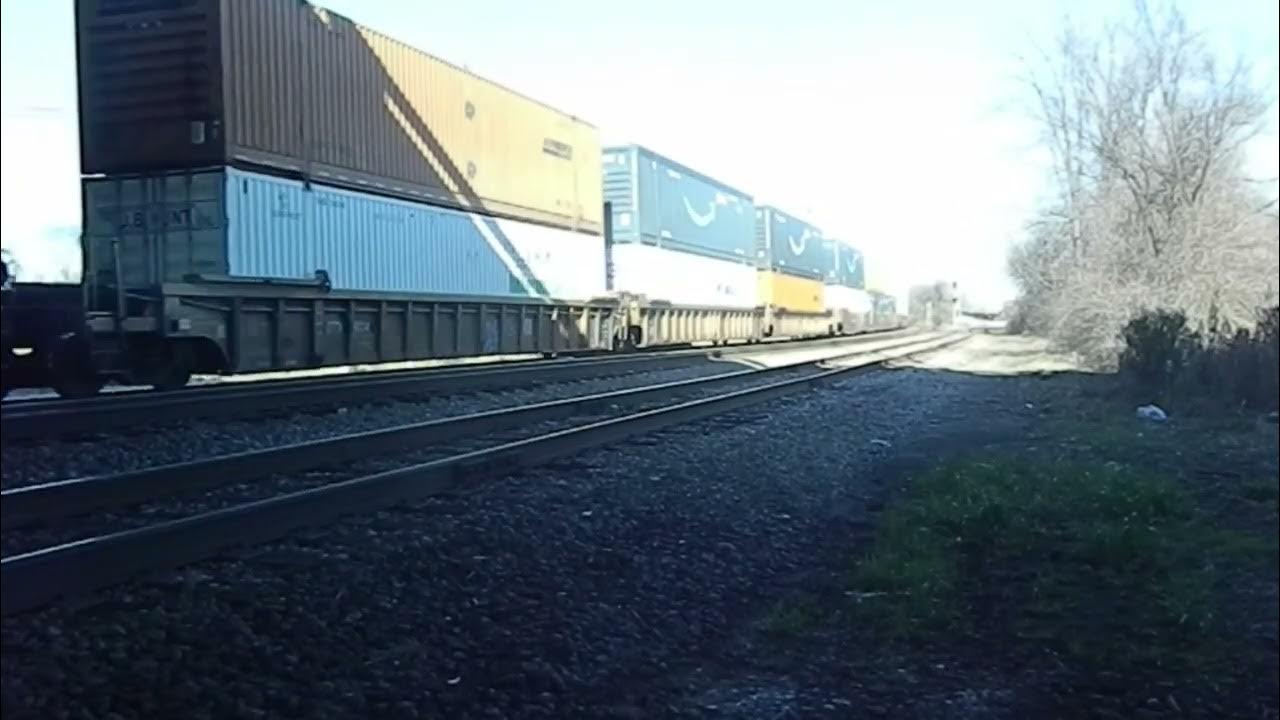 CSX 7577 Leads Intermodal - 12/23/2024 - YouTube