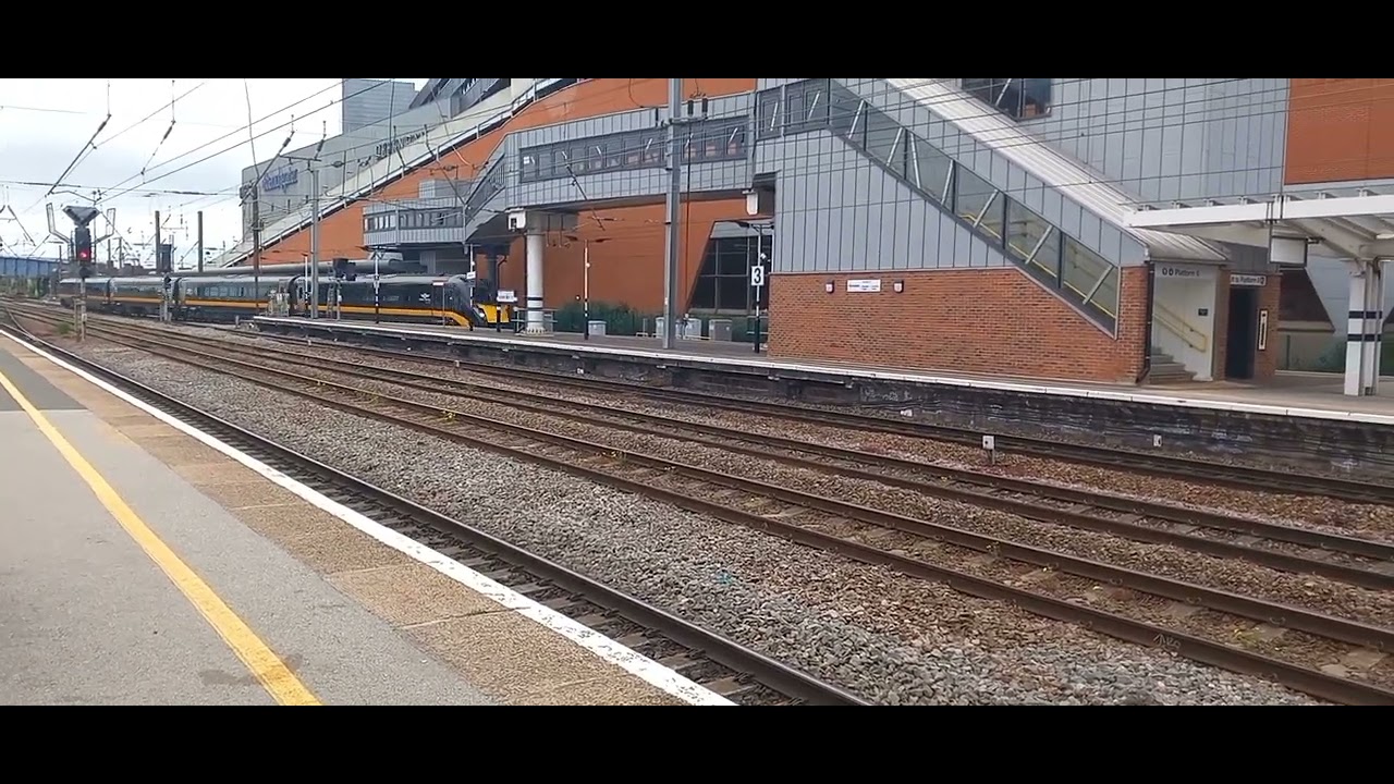 GC Class 180 Arriving Doncaster - YouTube