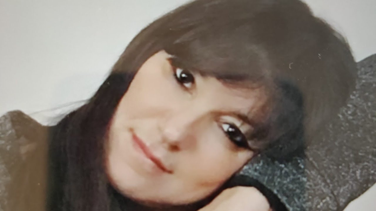 Gaetano Vivo intervista Sonia Benassi - YouTube