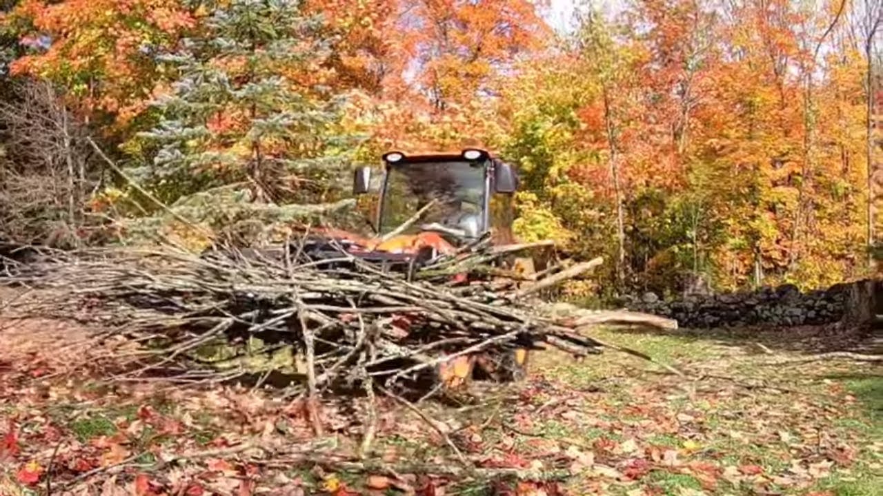 #335 Kubota LX2610 compact tractor. Grapple. Split-Fire 4090 Chipper ...