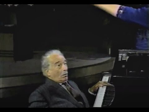 Victor Borge / Marylyn Mulvey - Verdi "Caro nome" and interview (17 May ...