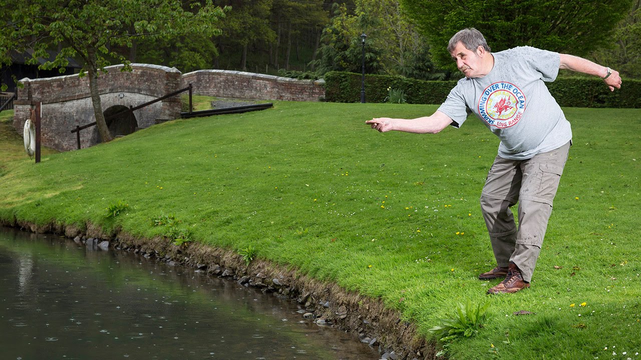 Amazing Champion Stone Skimmer - YouTube