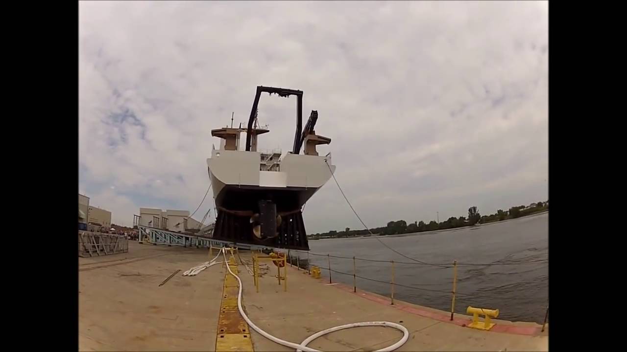 Ship Launch gone wrong at Marinette Wisconsin dock viral - YouTube