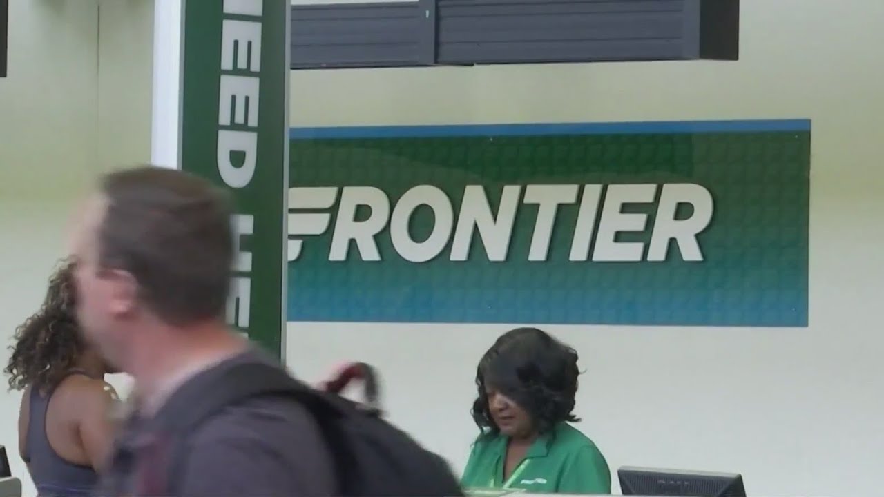 Frontier Airlines’ new option: Guaranteed empty middle seat - YouTube