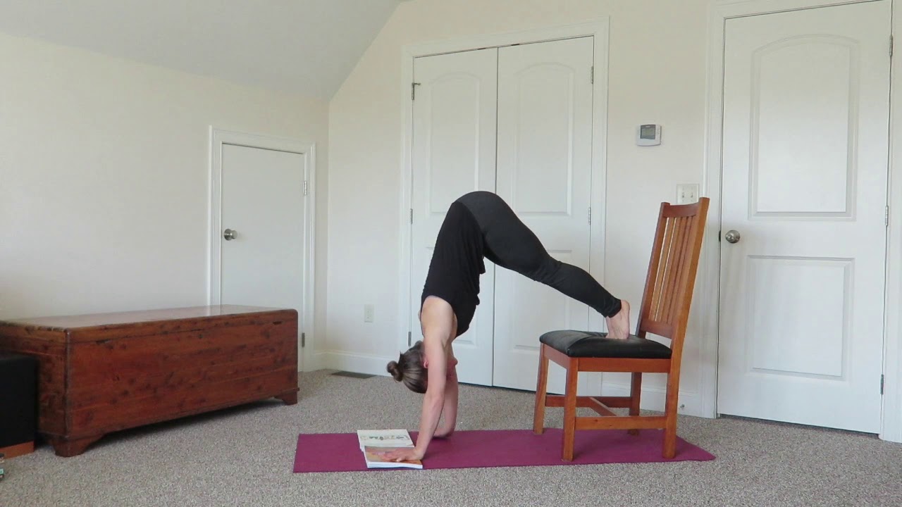 Pike handstand step up/down - YouTube