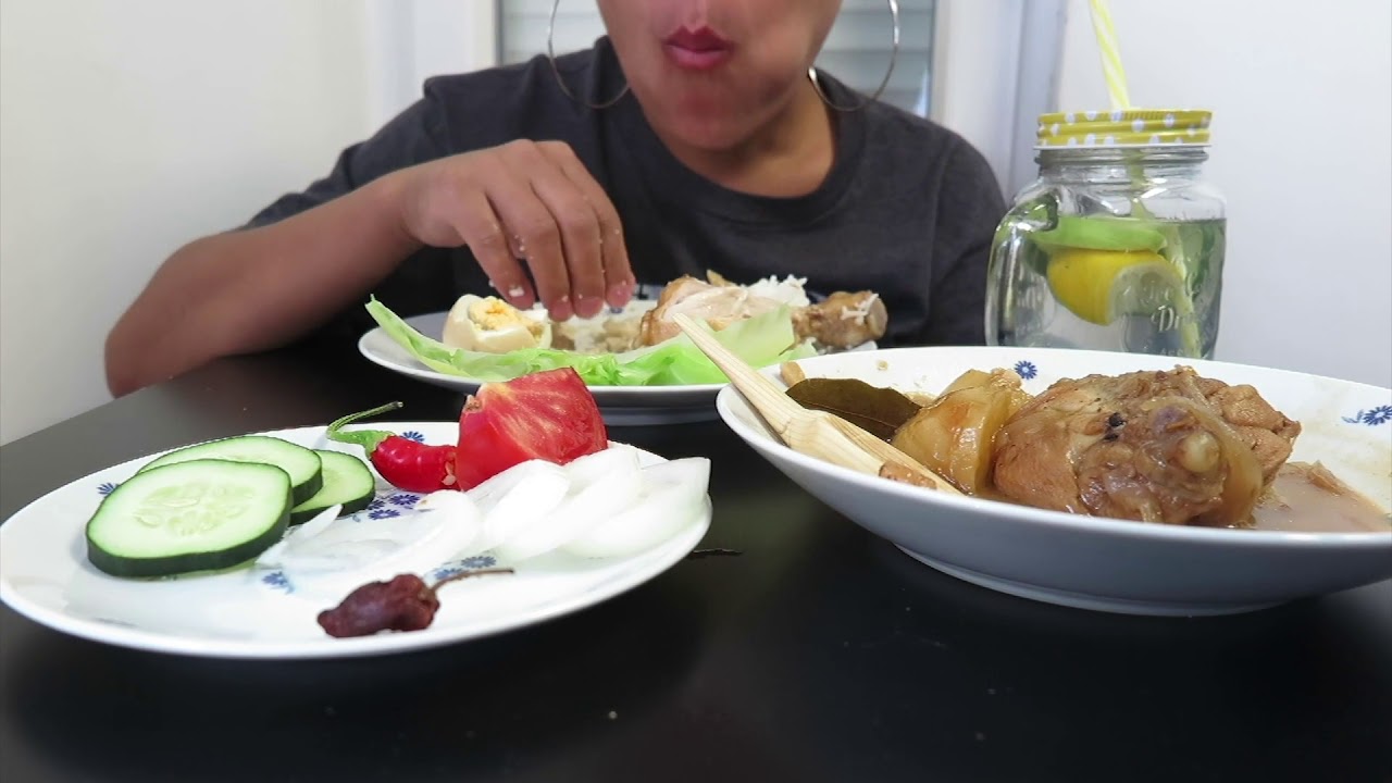 ASMR Eating Chicken Adobo with hands Filipino Style (spicy and a lot of ...