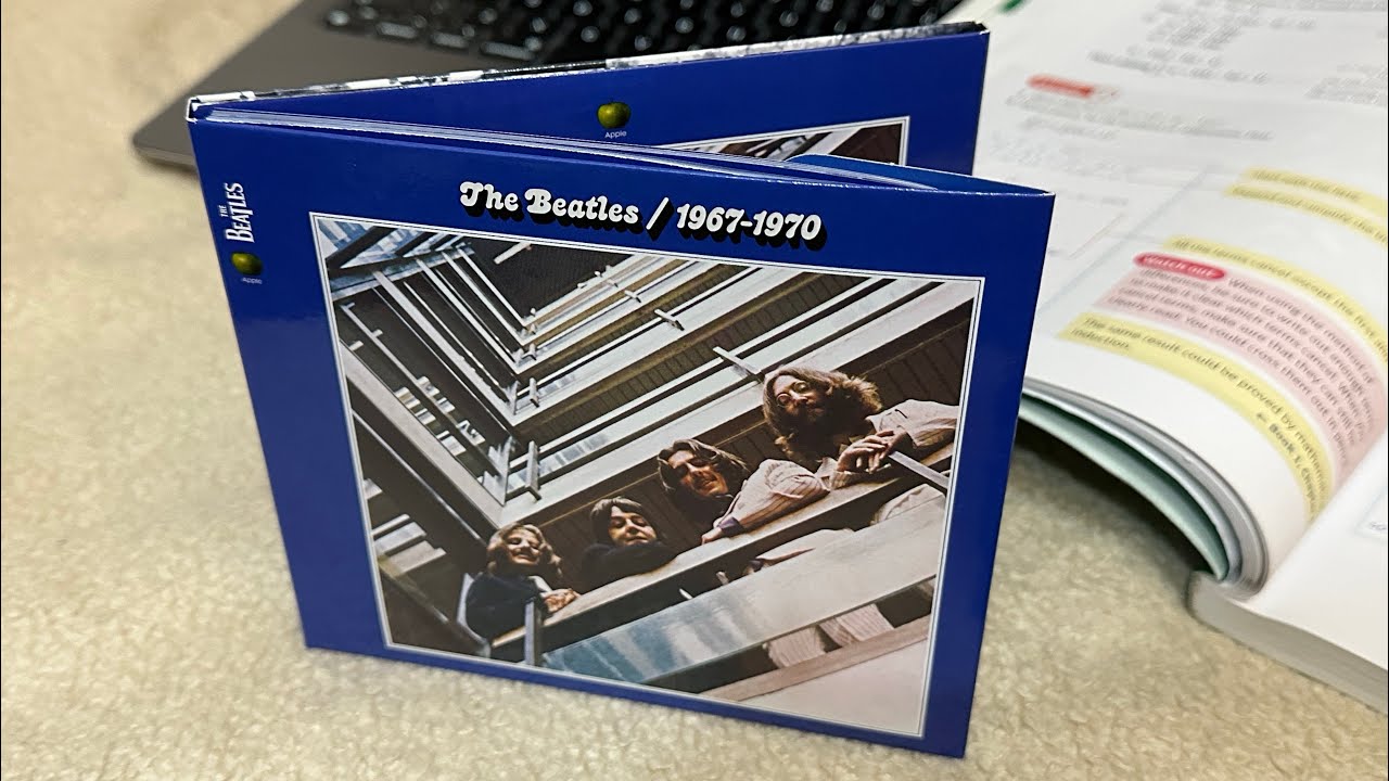 SILENT UNBOXING The Beatles 1967-1970 Blue Album 2CD Unboxing - YouTube