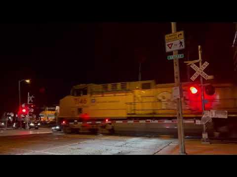(New E Bell) UP 7146 rolls through California Street Railroad Crossing, Ventura CA 2-27-24 - YouTube