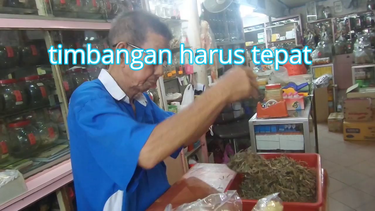 Meracik dan menimbang komponen Obat herbal China - YouTube