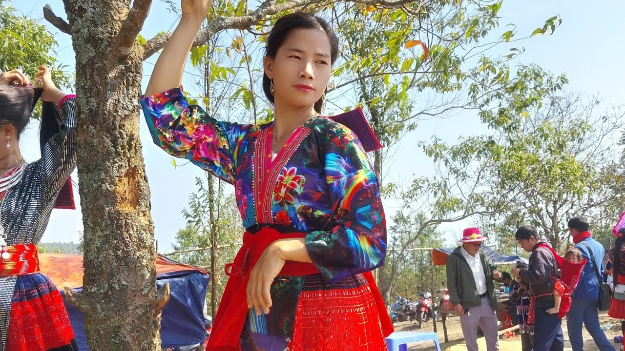 Hmoob peb caug xyoo tshiab 2024 Nậm Bủng - YouTube