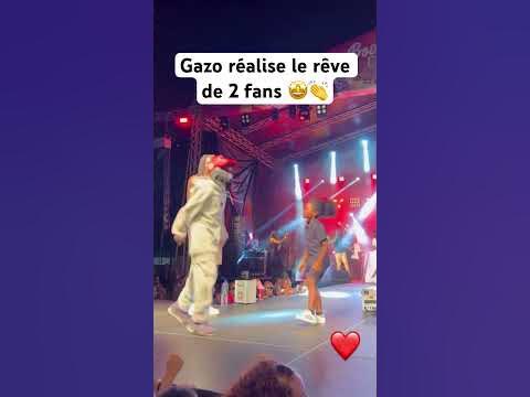 Gazo réalise le rêve de 2 fans sur scène 🤩👏 - YouTube