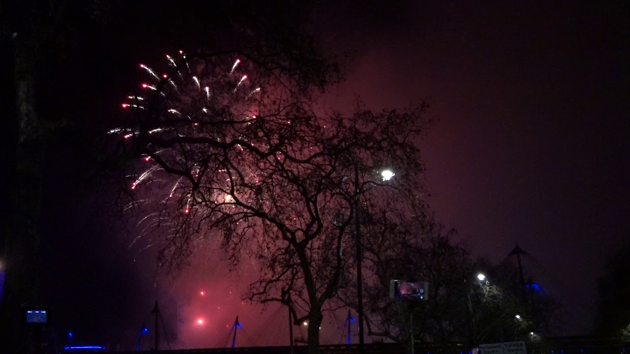 London new year 2020 fireworks - red zone - YouTube