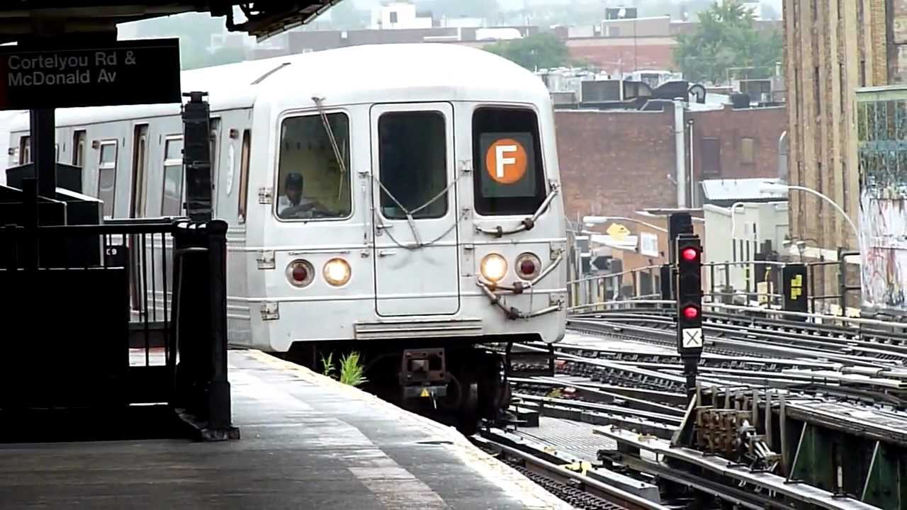 Coney Island bound R46 F train at Ditmas Avenue - YouTube