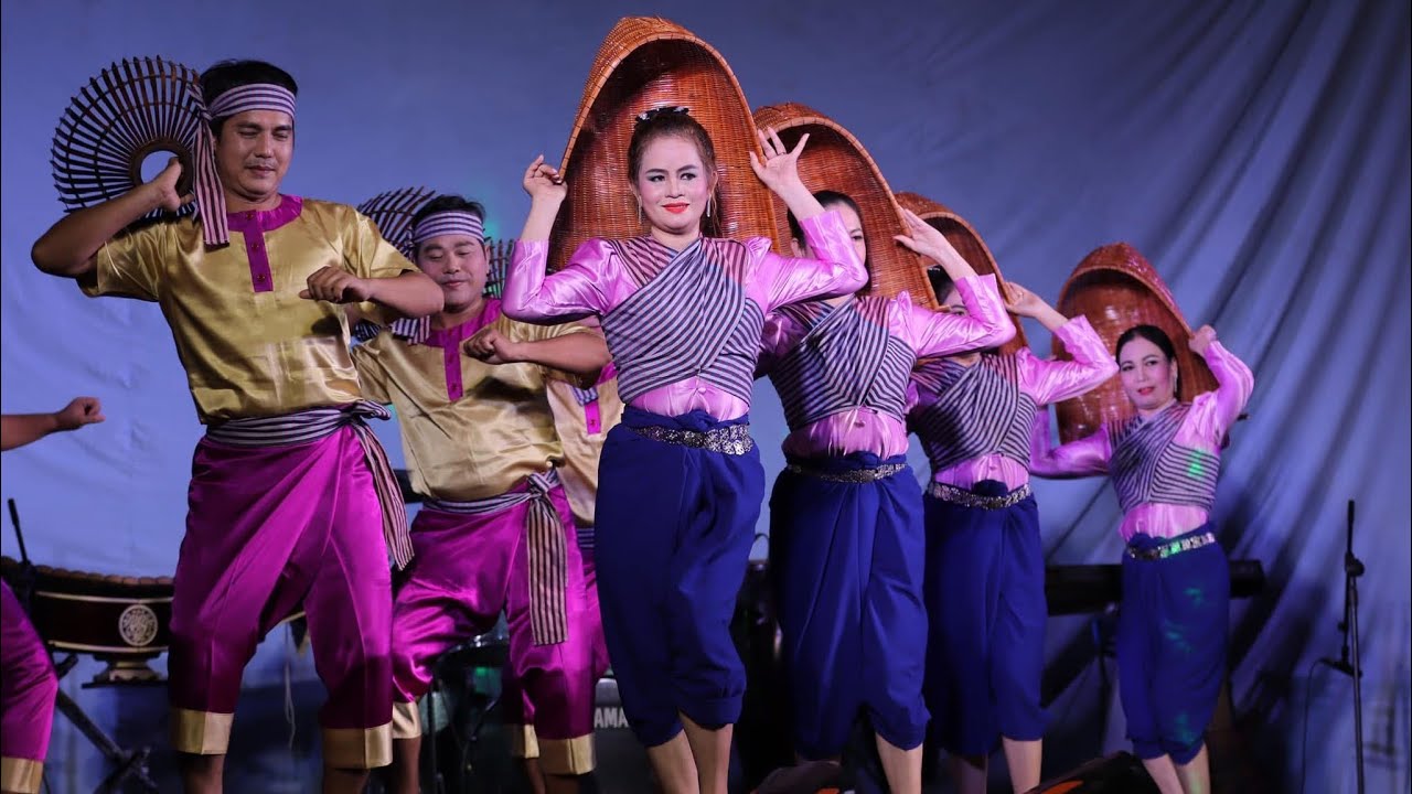 របាំនេសាទ_Robam Nesat_ក្រុមសិល្បៈរស្មីប្រទីបខេត្តត្រាវិញ_Múa Robam Ngư ...