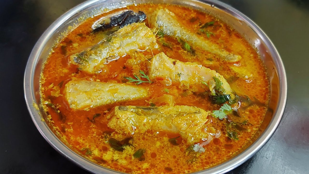 Bombil Ka Salan | Bombil Kalwan | Bombil Rassa | Bombay Duck Recipe ...