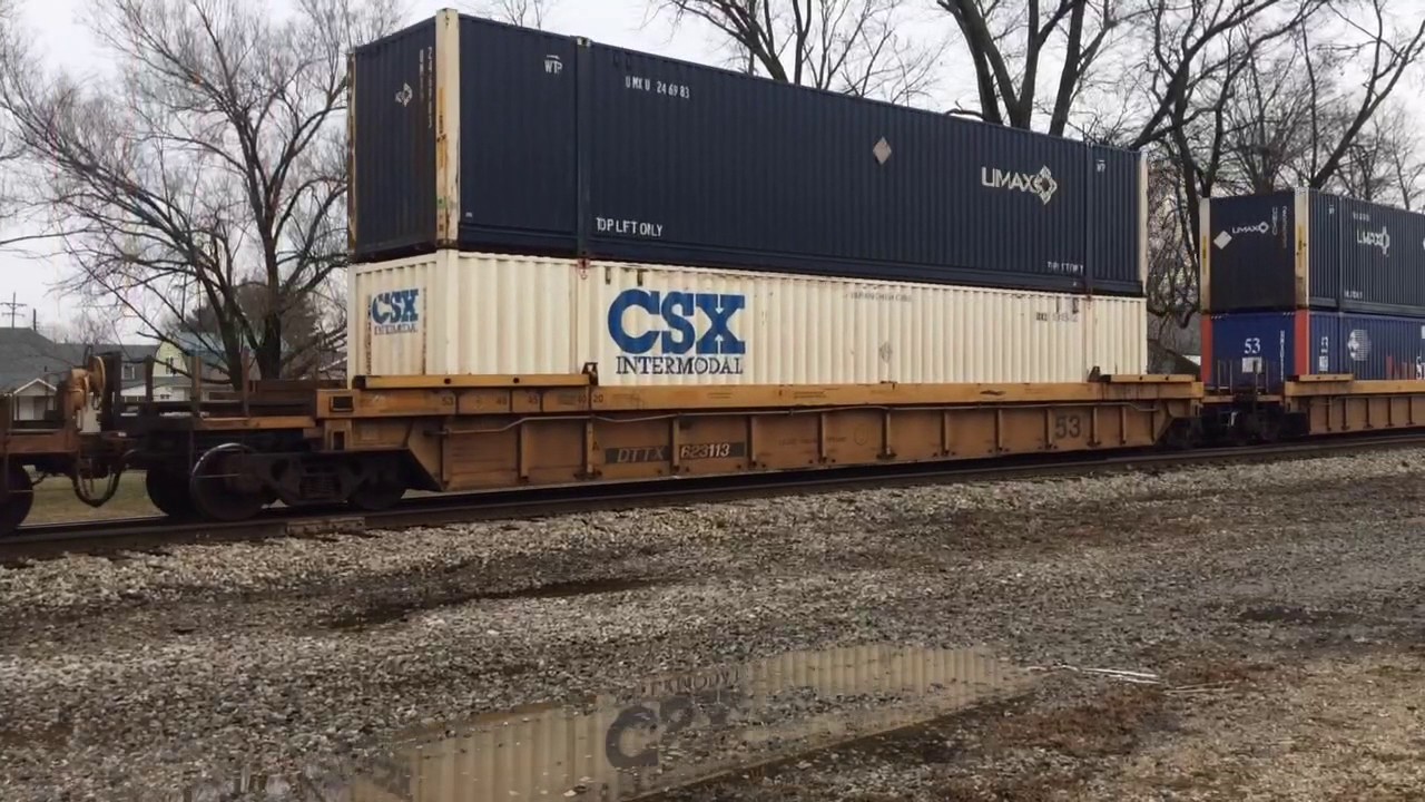 CSX Train in Vincennes Indiana - YouTube