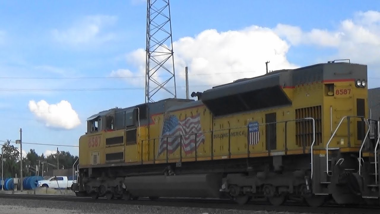 UP 8587 Leads a Z-Train, DeKalb, IL, 8/9/2017 - YouTube