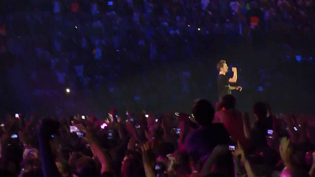 MUSE - FOLLOW ME live in Roma - YouTube