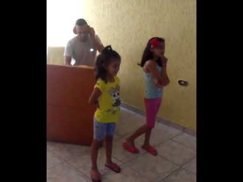 Contra Corona 90 DJ Denis e Suas mini Dançarinas.