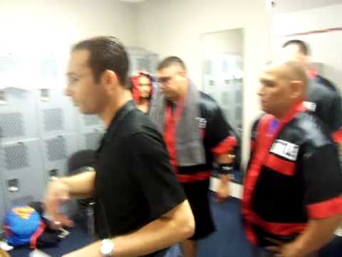 James DeHerrera and Reyes Boxing Club make way to ring - YouTube