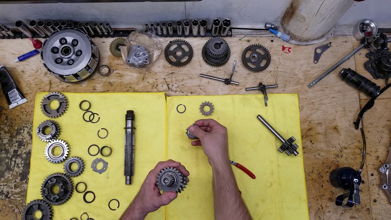 Transmission assembly, raptor 700 how to - YouTube