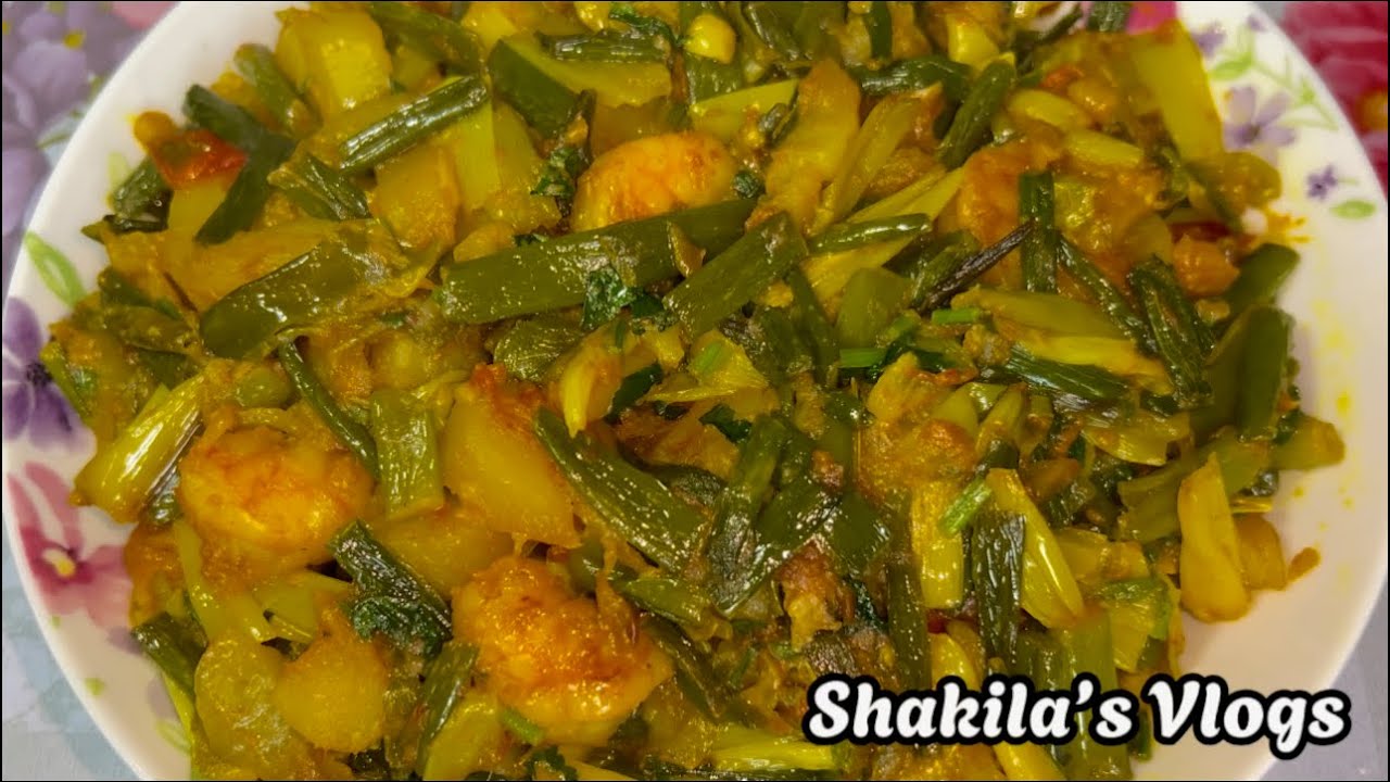 চিংড়ি আলু দিয়ে পেঁয়াজ কলি ভাজি রেসিপি | Chingri Peyaj Koli Vaji ...