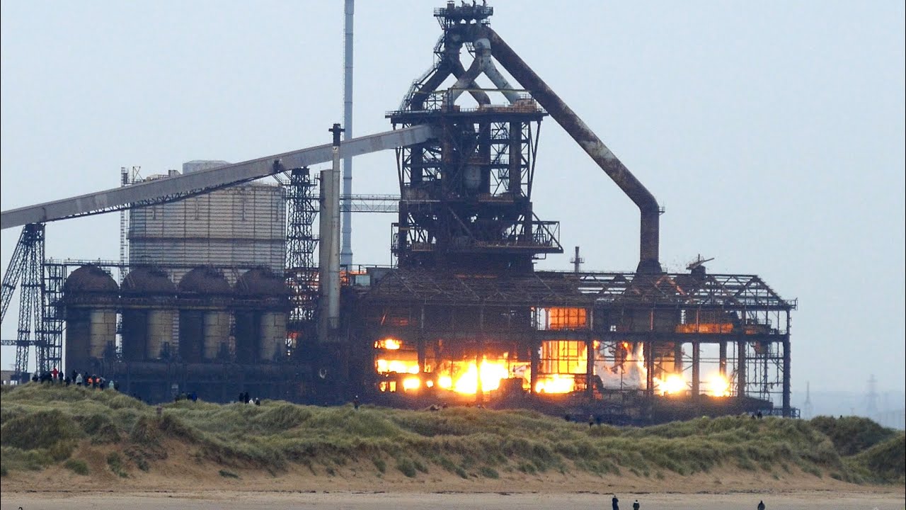 Demolition of Redcar Blast Furnace - YouTube