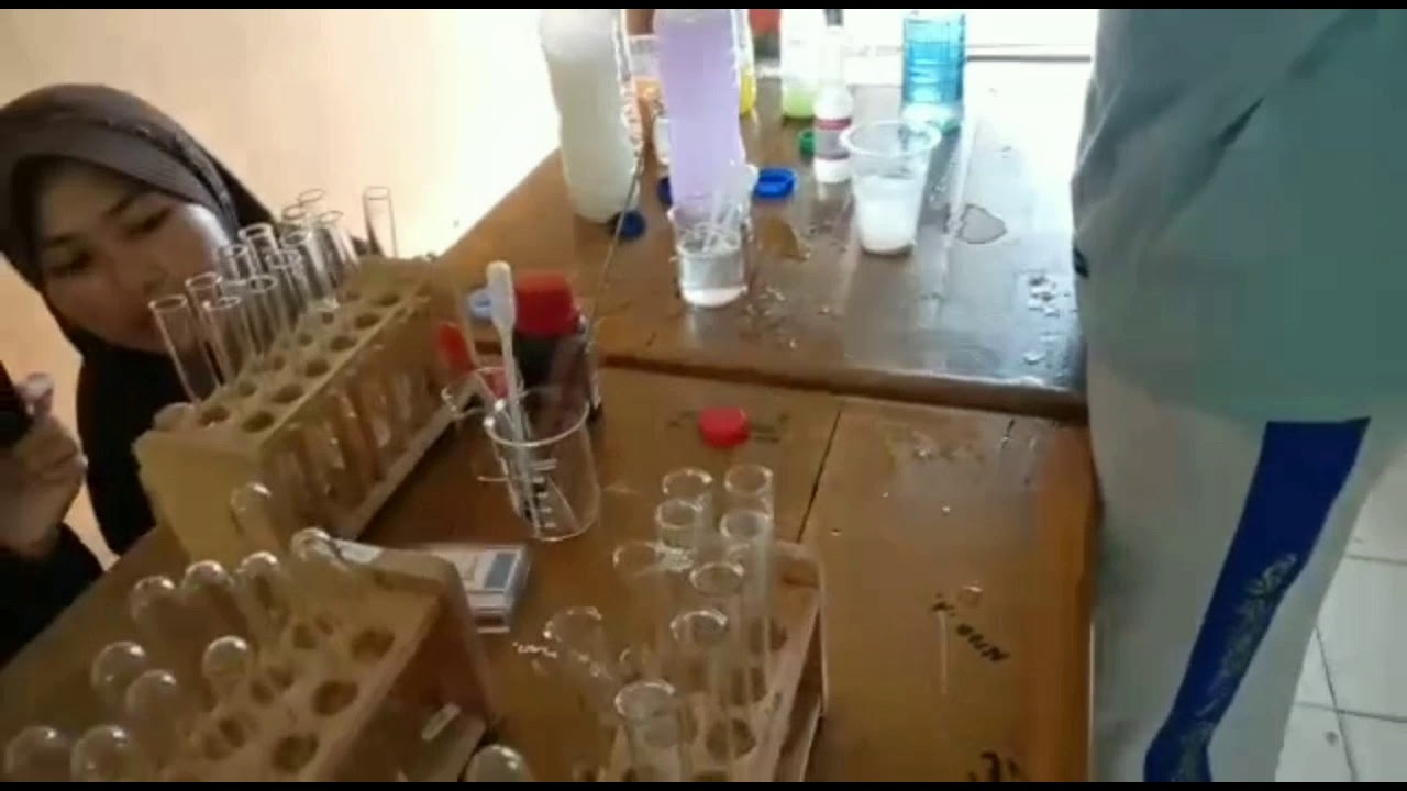 Proses praktikum kimia kelompok 1 - YouTube