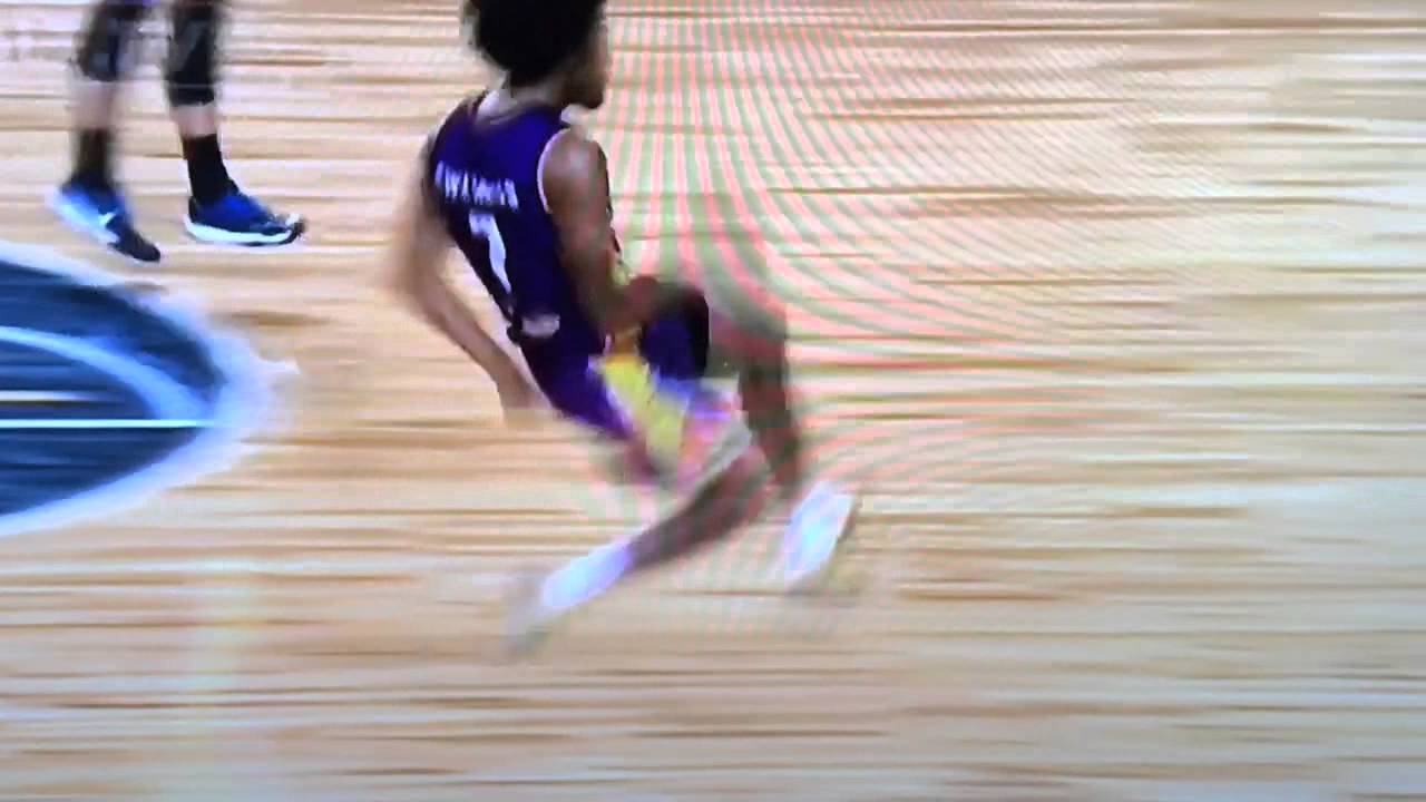 Josh Childress High Steps his way to the end zone (and injures his ...