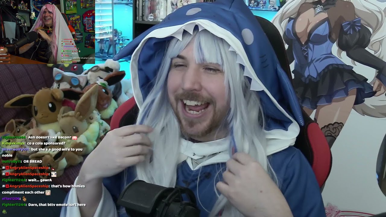 Let's see everybody's cosplay - YouTube