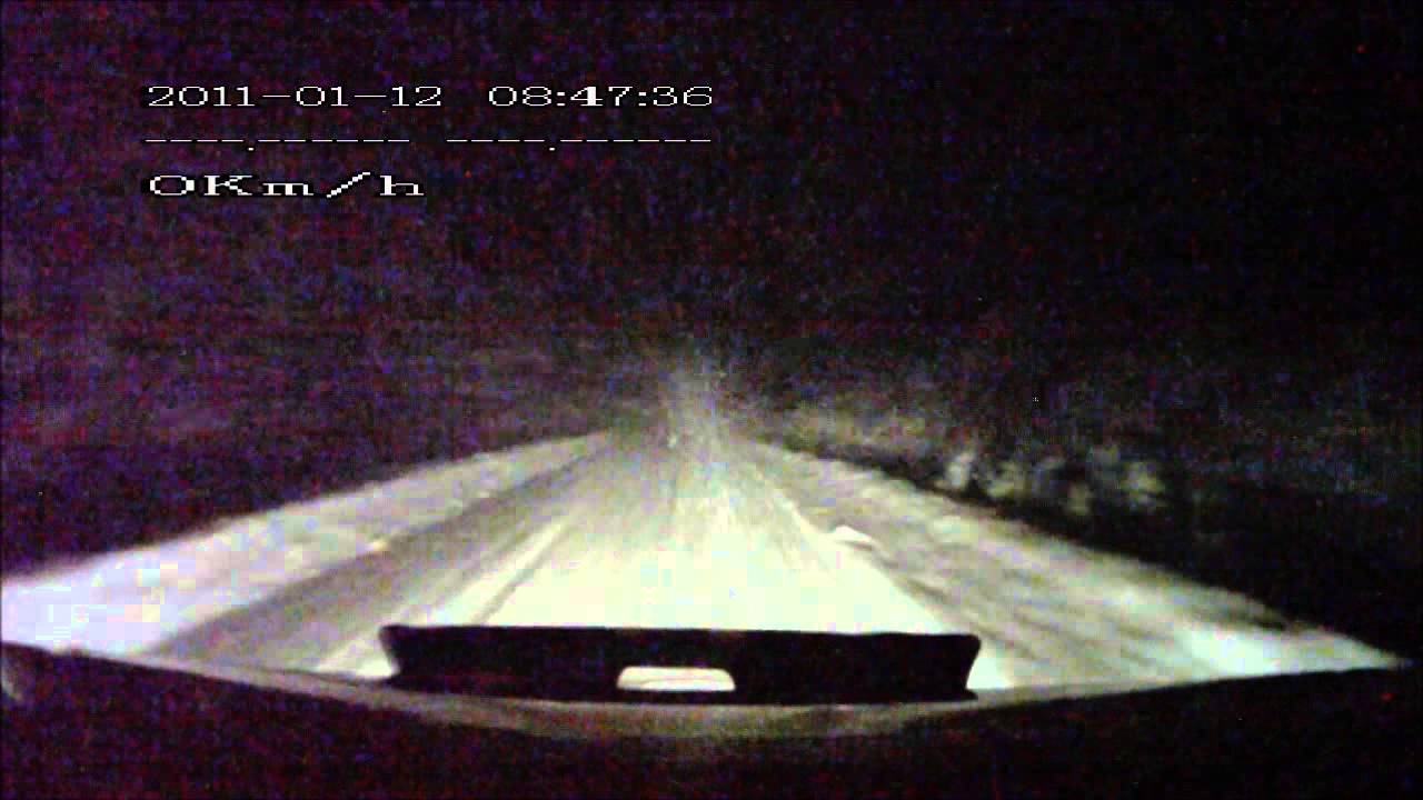 Deep snow on the highway - YouTube