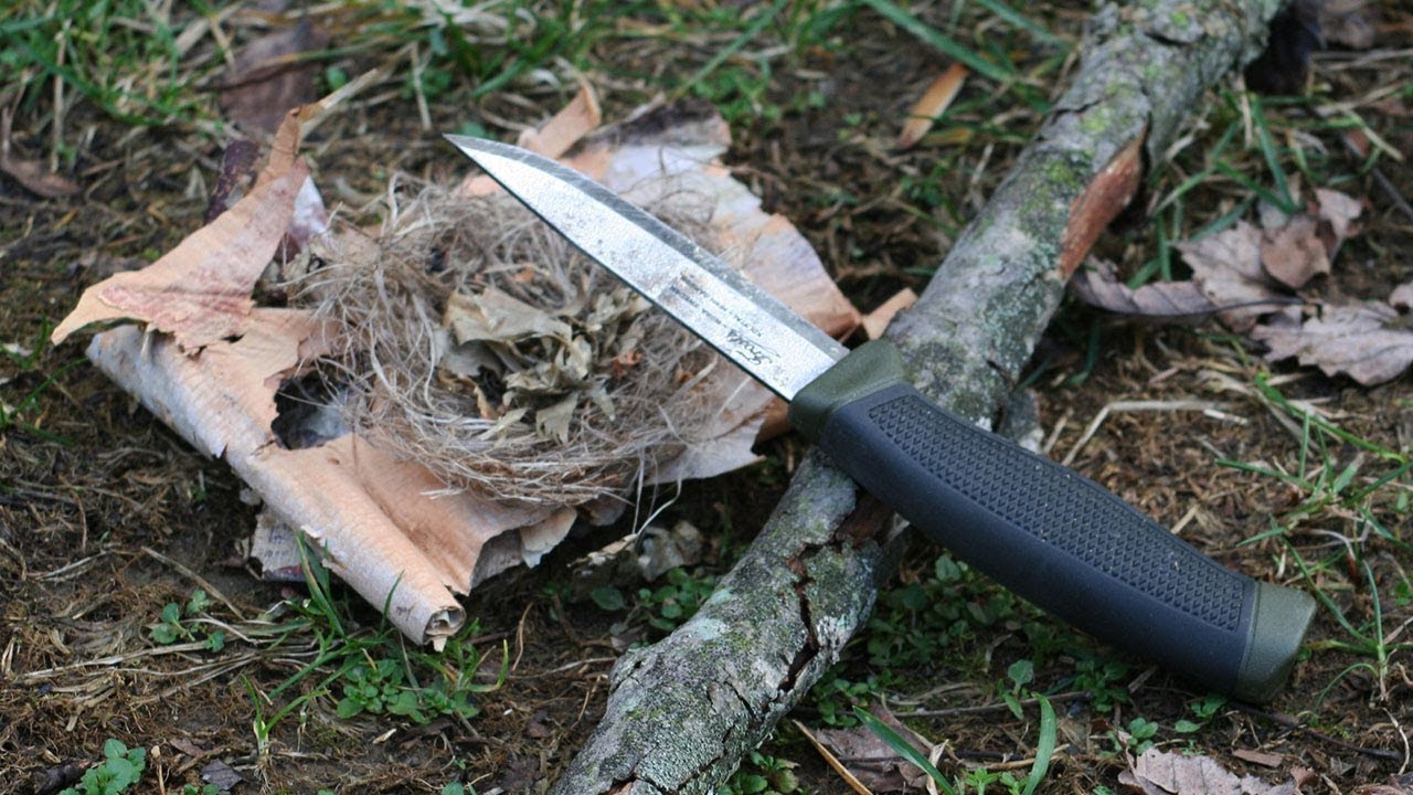 One Handed Fire Starting Technique - YouTube