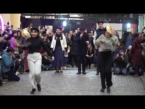 Londra'da geleneksel pankek yarışması düzenlendi