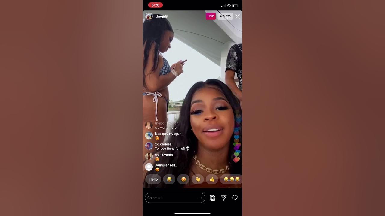 CITY GIRLS TWEAKING ON A PRIVATE BOAT RAPPING CARDI B - YouTube