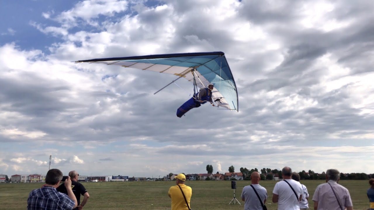 Hang gliding on strong wind - YouTube